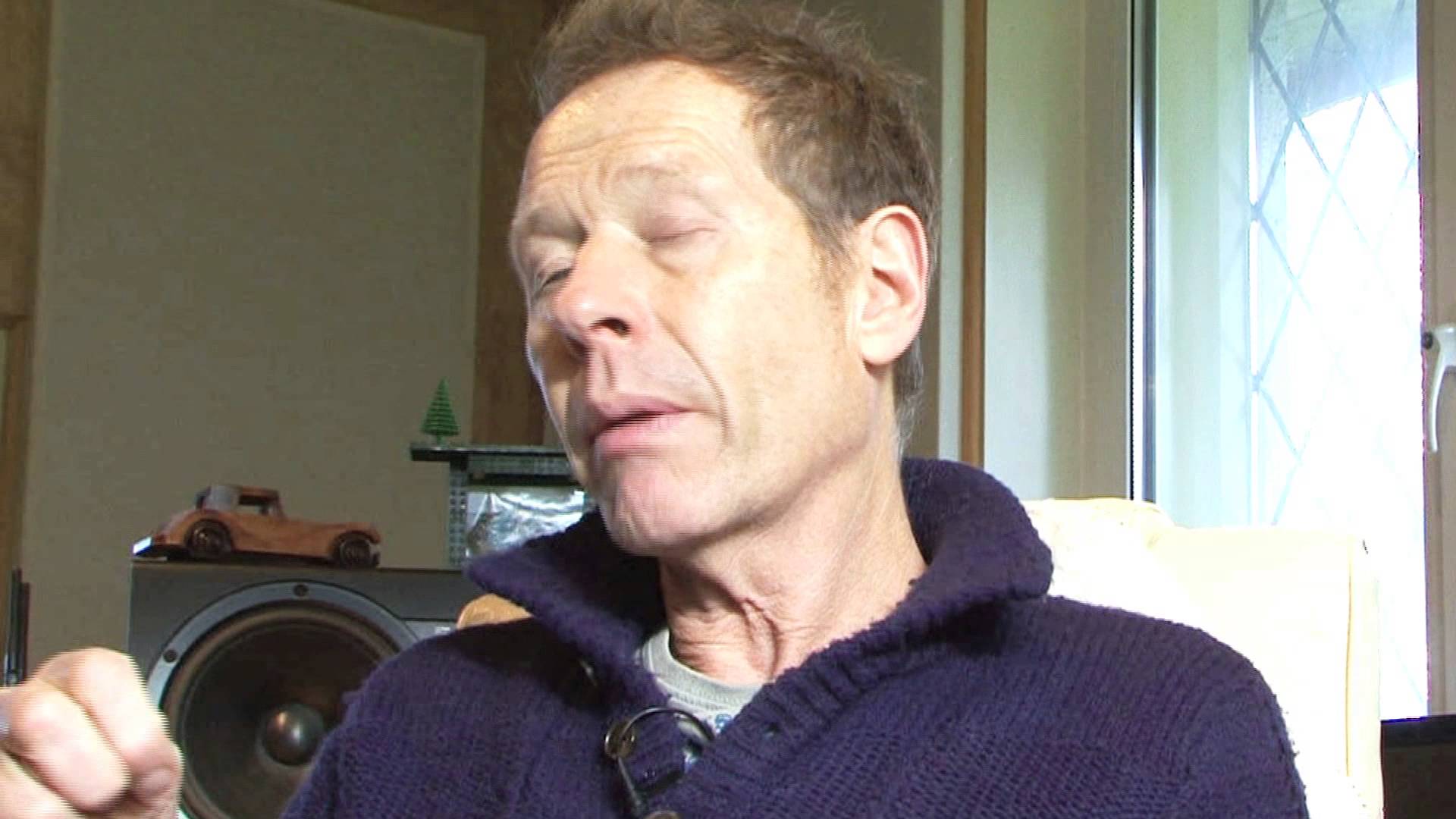 Rob Davis throws himself back to the days of Mud – Rock History